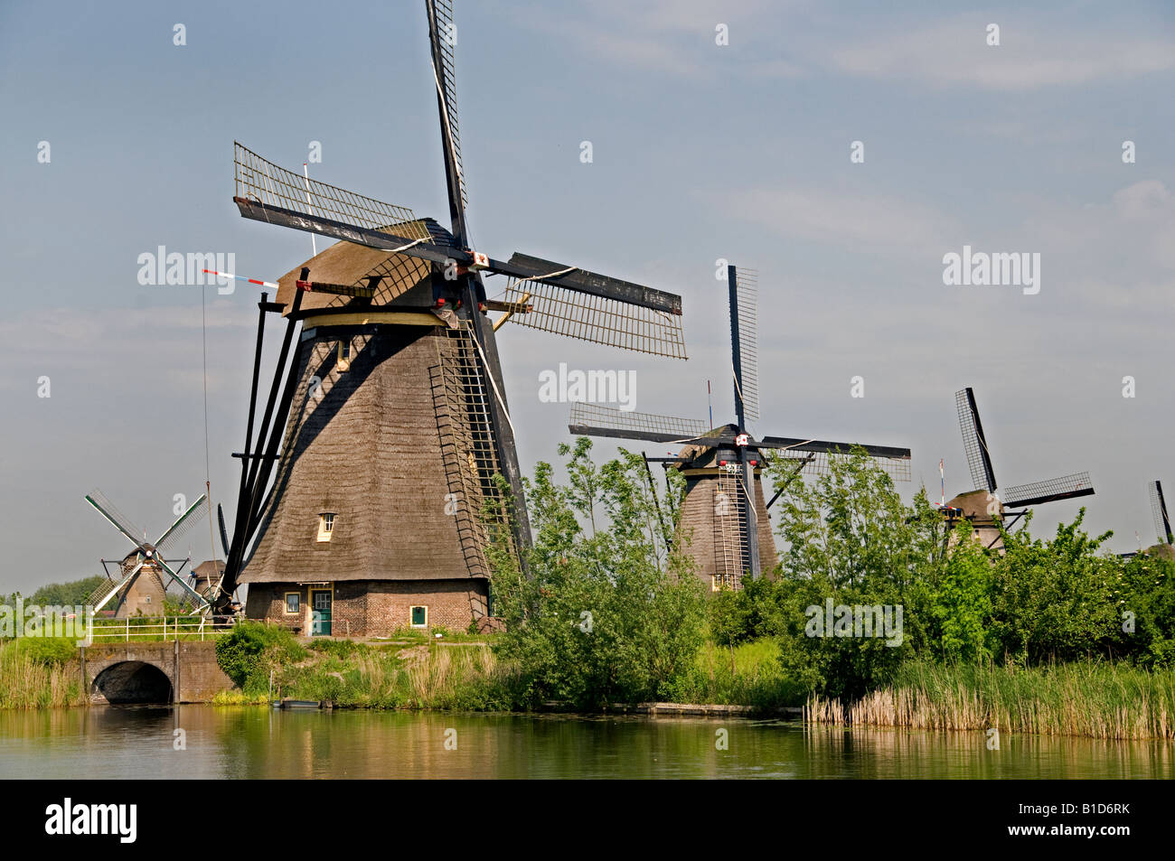The windmills of kinderdijk near rotterdam in the netherlands hi-res ...