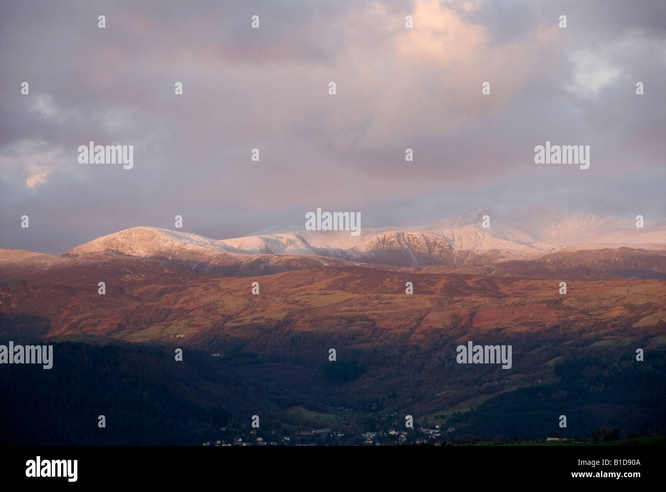 Snow covered mountains of the Carneddau range Snowdonia Stock Photo - Alamy