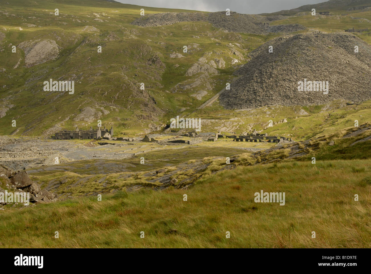 Slate mining abandoned buildings hi-res stock photography and images ...