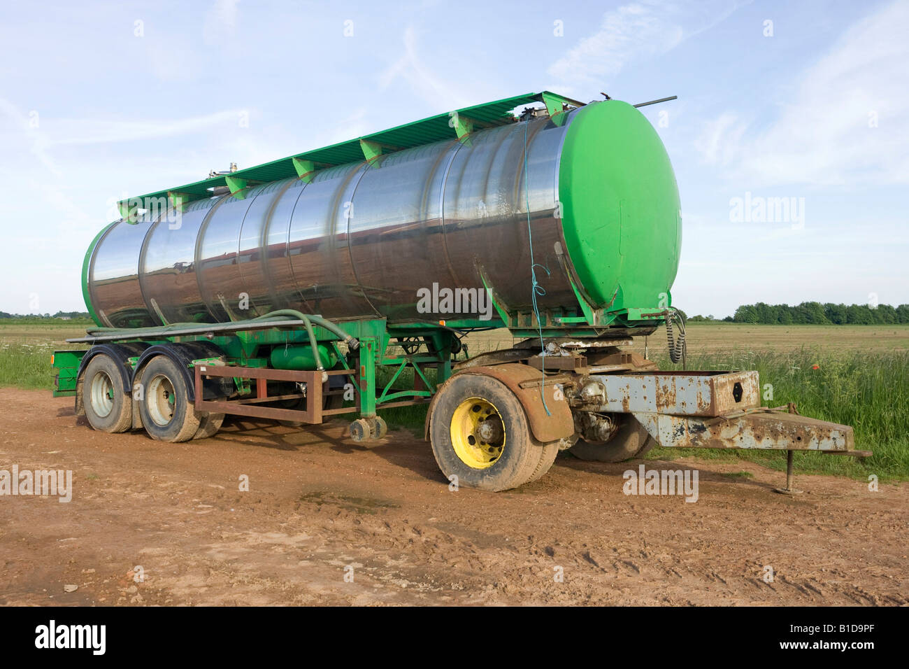 Water tank trailer hi-res stock photography and images - Alamy