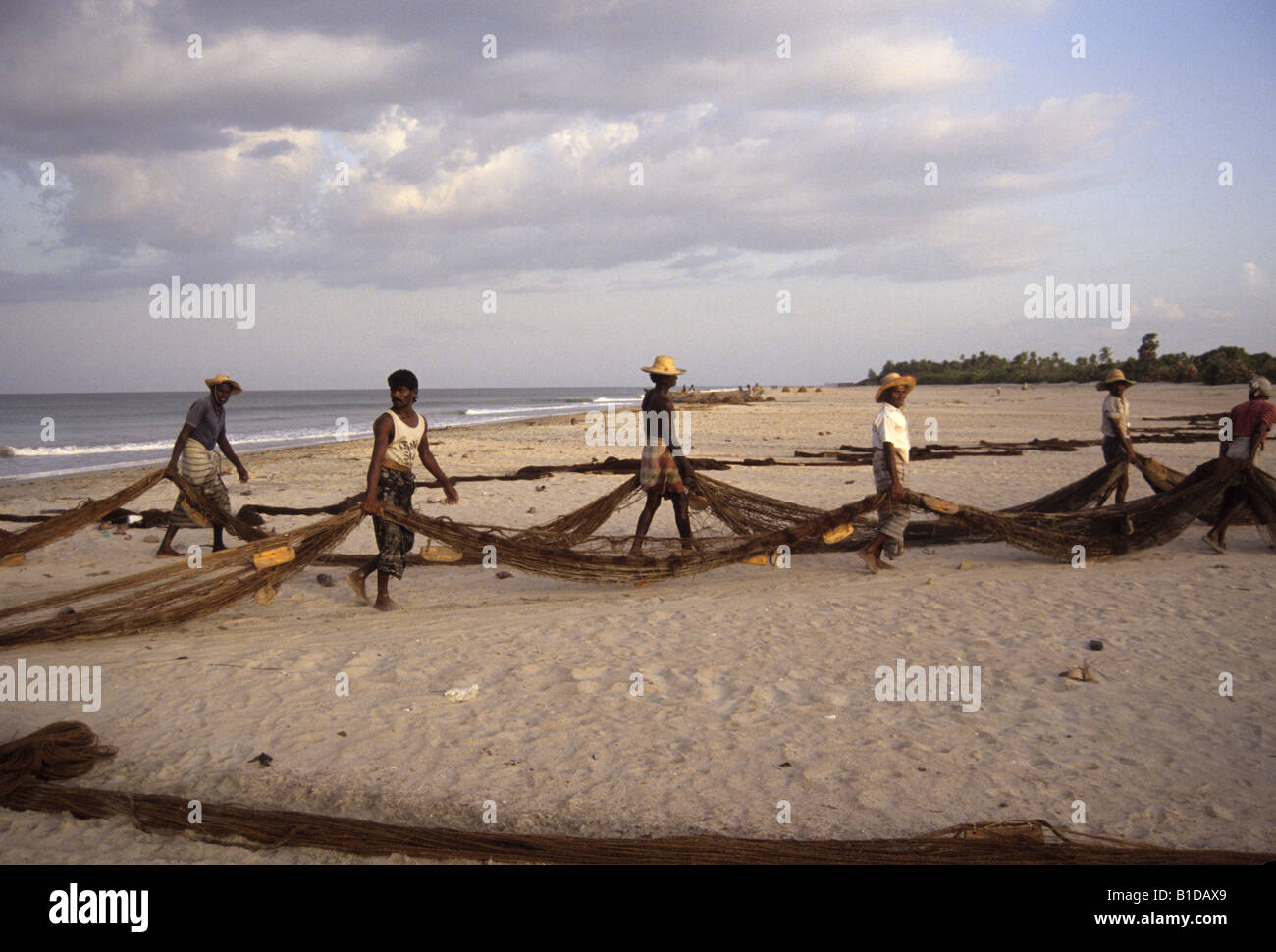 Haul in the nets hi-res stock photography and images - Alamy