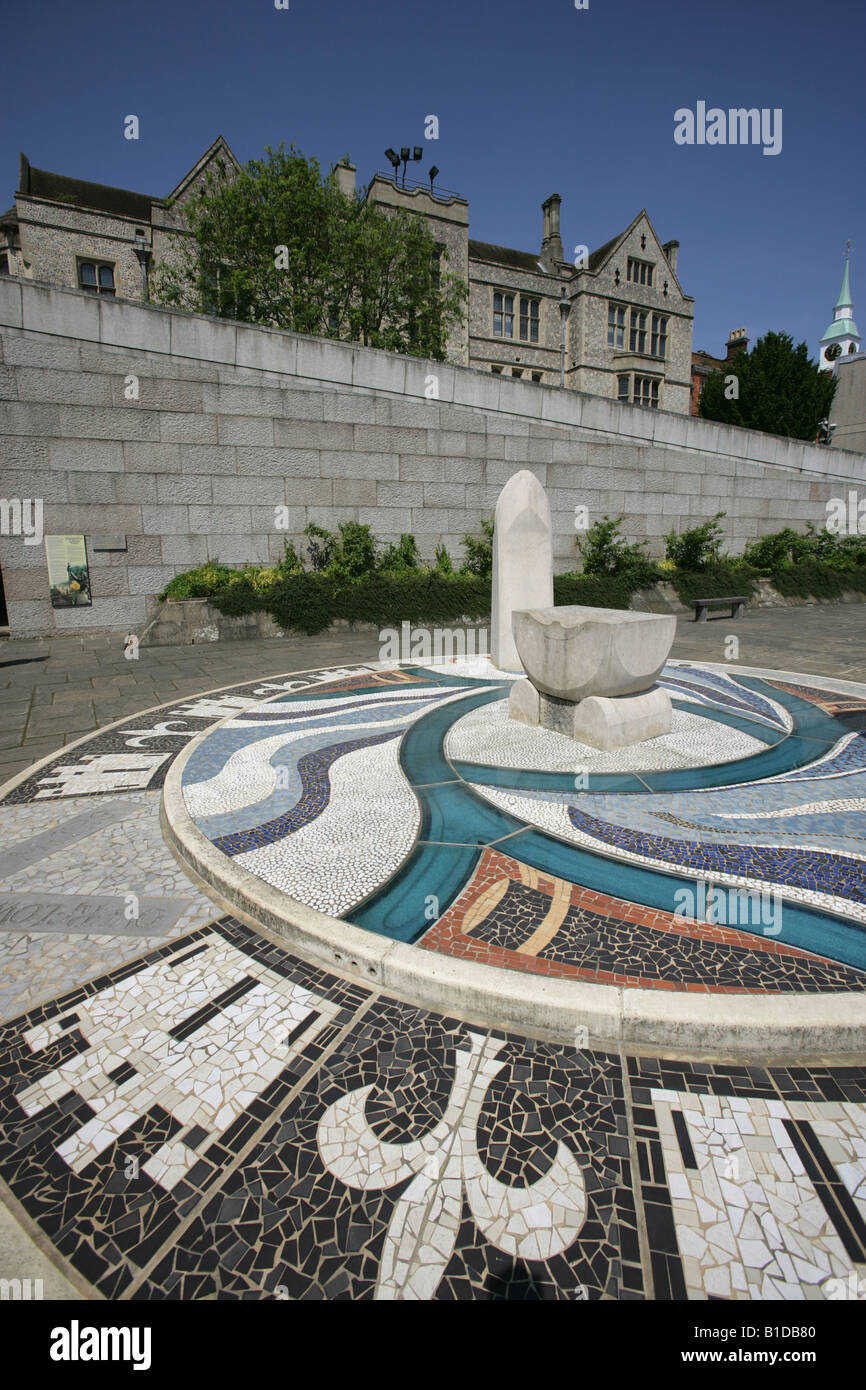 Hampshire jubilee sculpture rachel fenner hi-res stock photography and ...