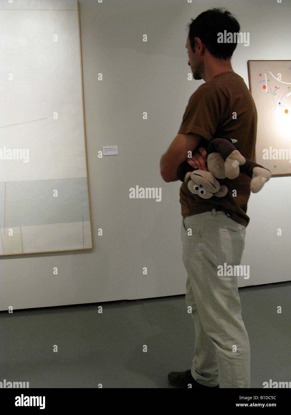 Gallery goer hi-res stock photography and images - Alamy