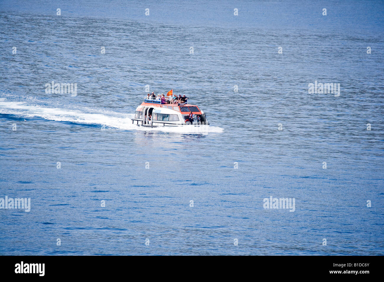 Queen elizabeth cruise ship tender hi-res stock photography and images ...