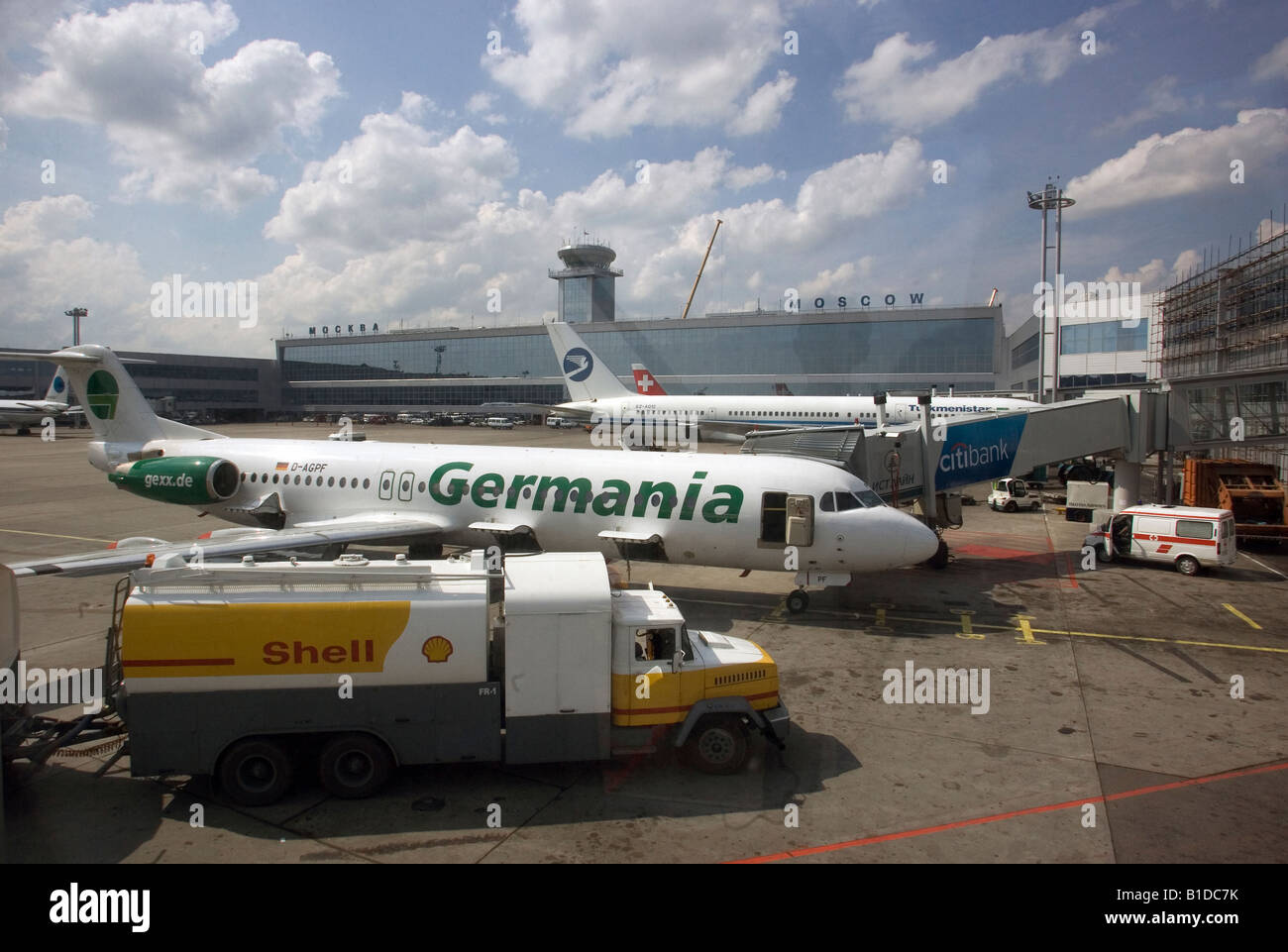 Airplanes at the Domodedovo Airport, Moscow, Russia Stock Photo - Alamy