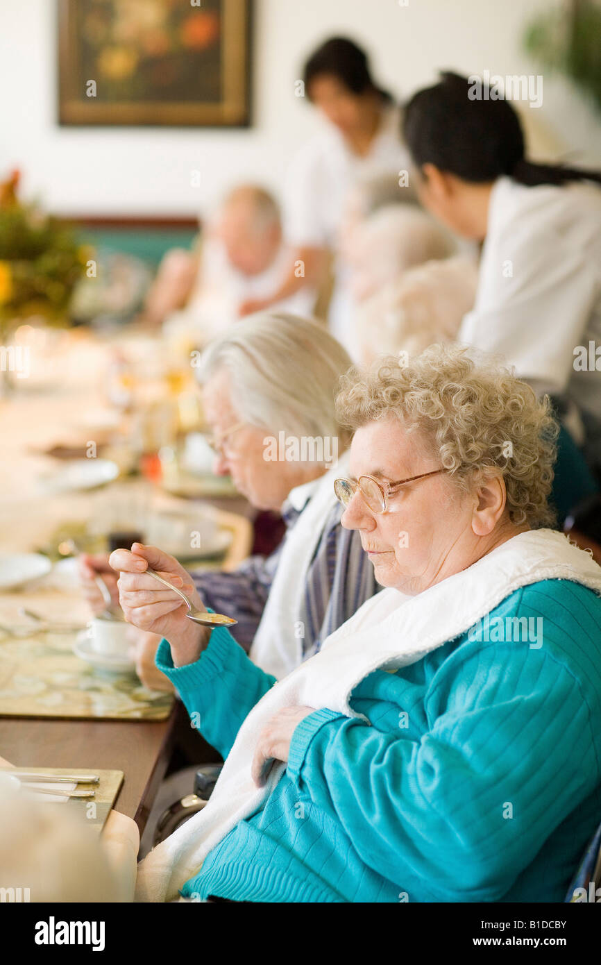 Residents eating lunch in a care home hi-res stock photography and ...