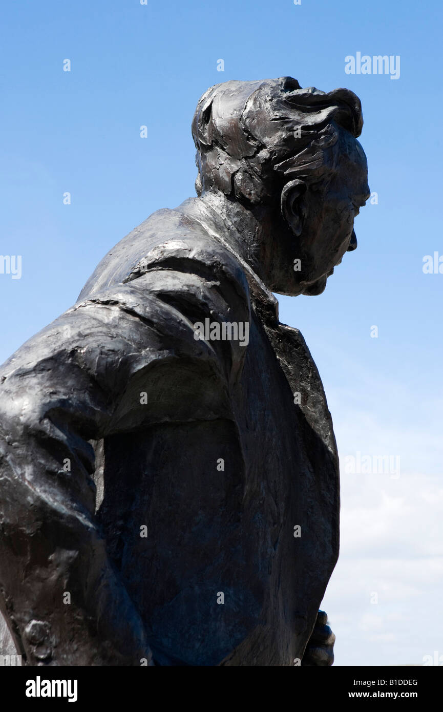 Statue of former Labour Prime Minister Harold Wilson outside the ...