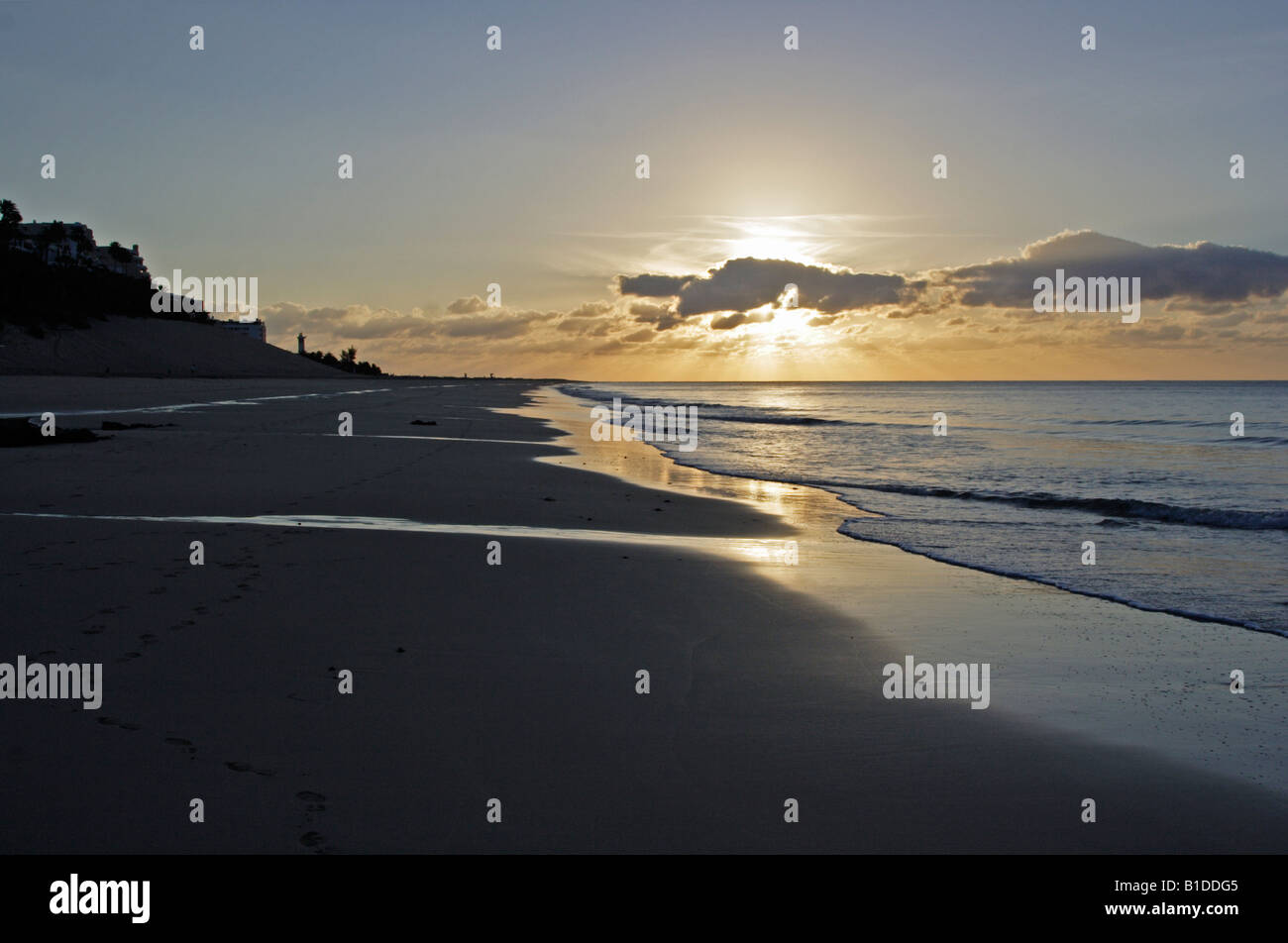Pleasant sunrise and clouds with sea view hi-res stock photography and ...
