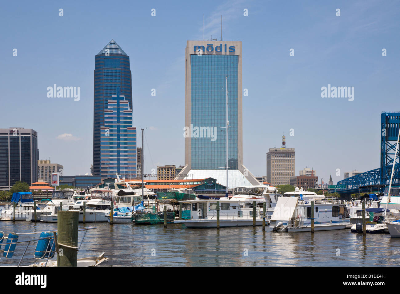 Houseboat docked in front of Modis building near Jacksonville Landing ...