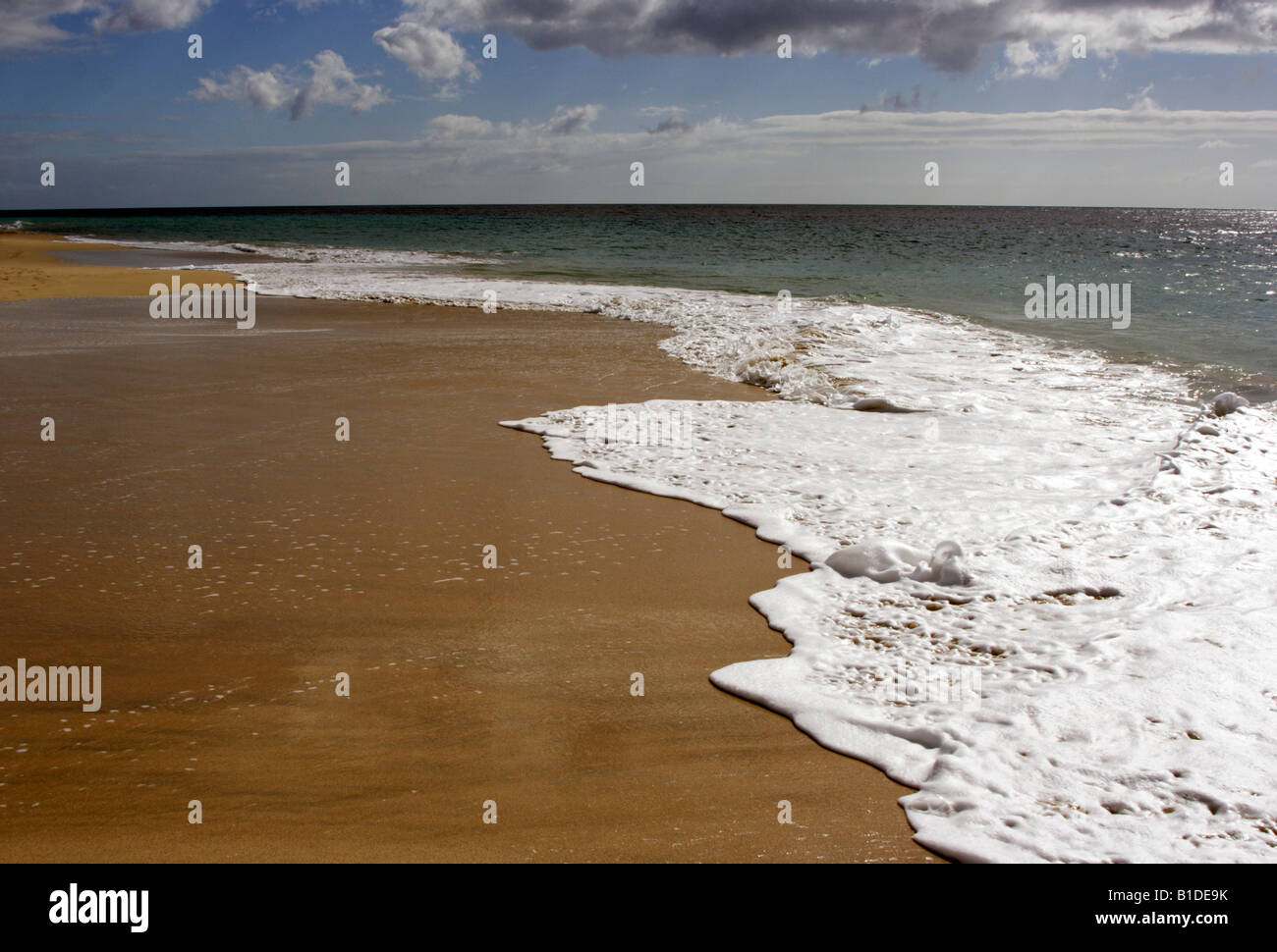 Wave patterns on the beach Stock Photo - Alamy