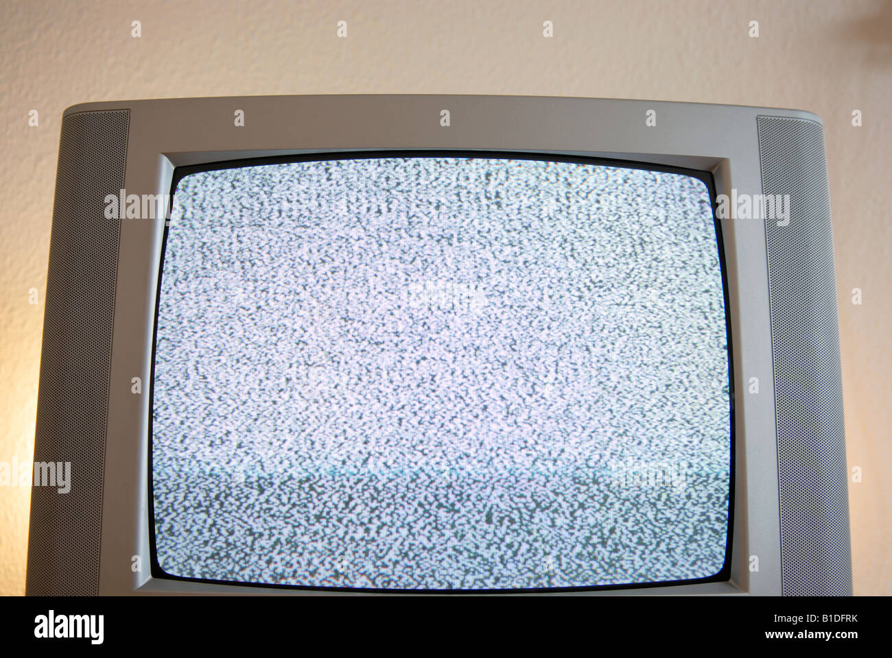Tv wall static hi-res stock photography and images - Alamy