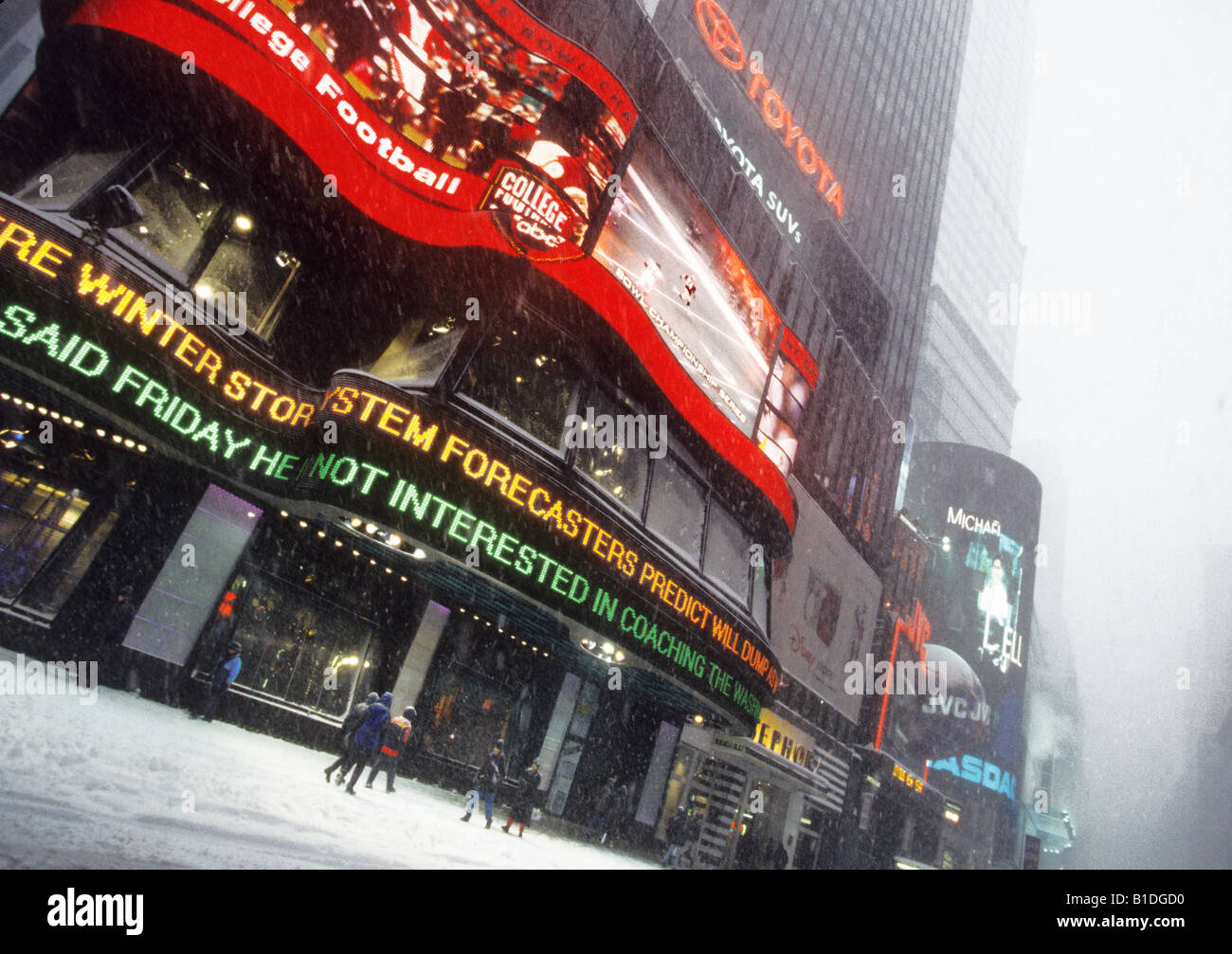 Times Square snow Broadway New York City Midtown Manhattan deserted ...