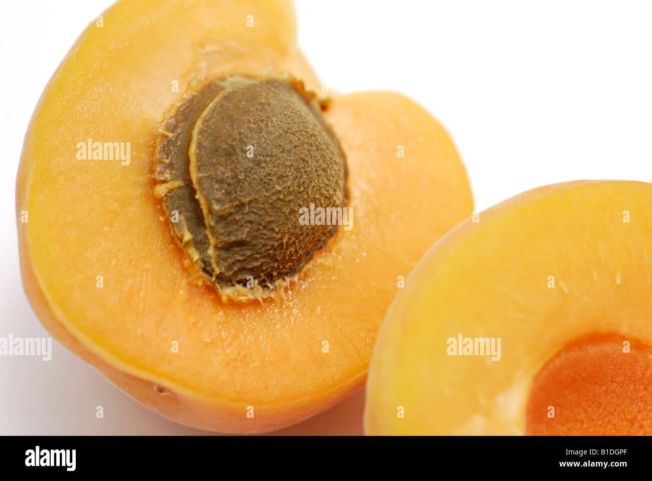 Sliced half halved fruit hi-res stock photography and images - Alamy