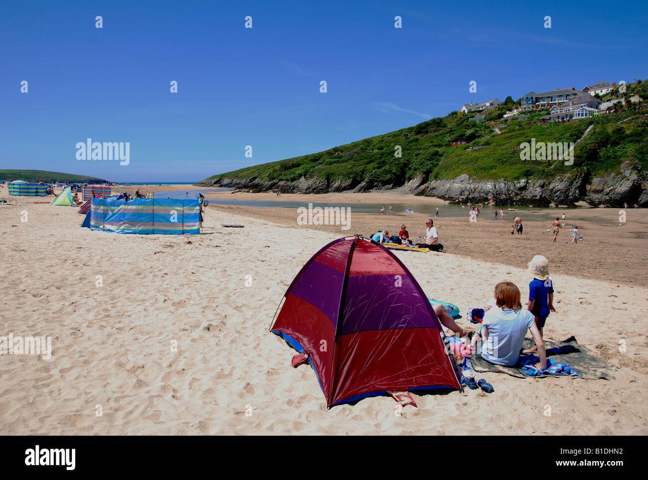 English sandy beach hi-res stock photography and images - Alamy