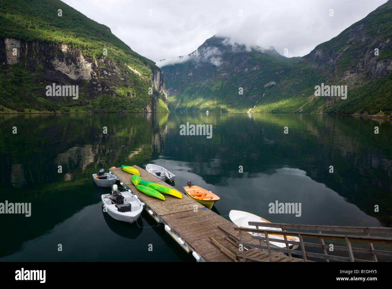 Geiranger fjord kayak hi-res stock photography and images - Alamy