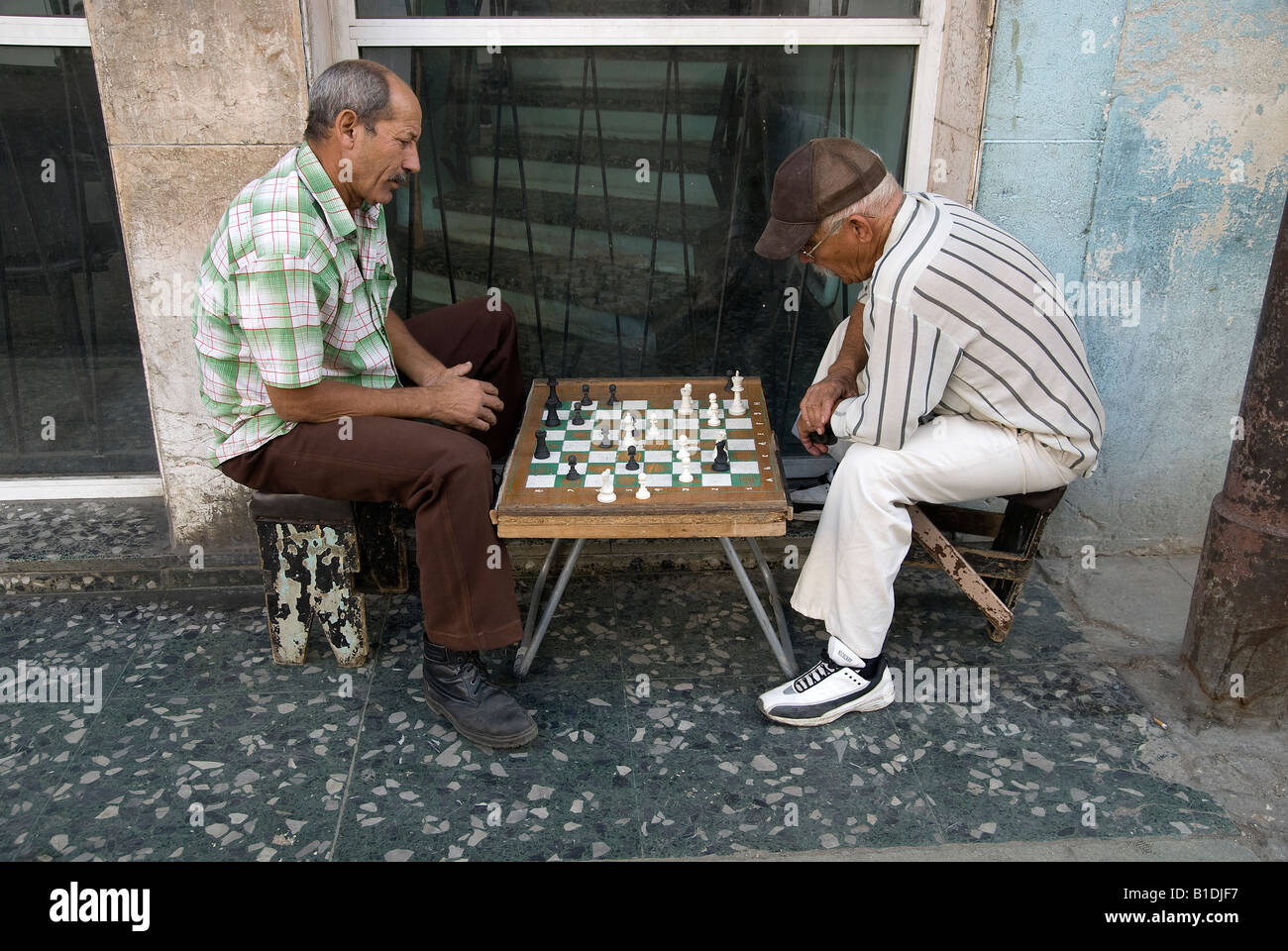 Chess players in Habana Centro Stock Photo - Alamy