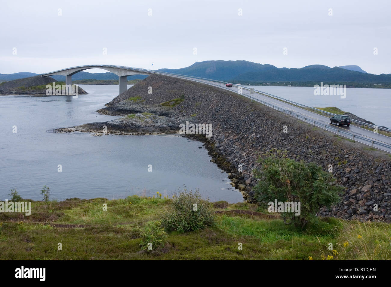 Curved road bridge hi-res stock photography and images - Alamy