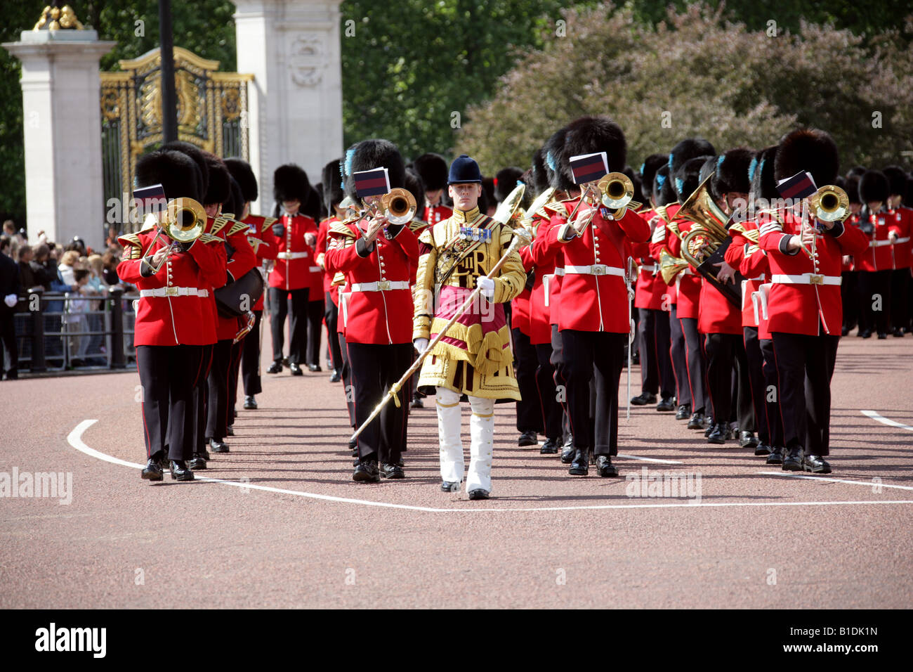 Irish guards band hi-res stock photography and images - Alamy