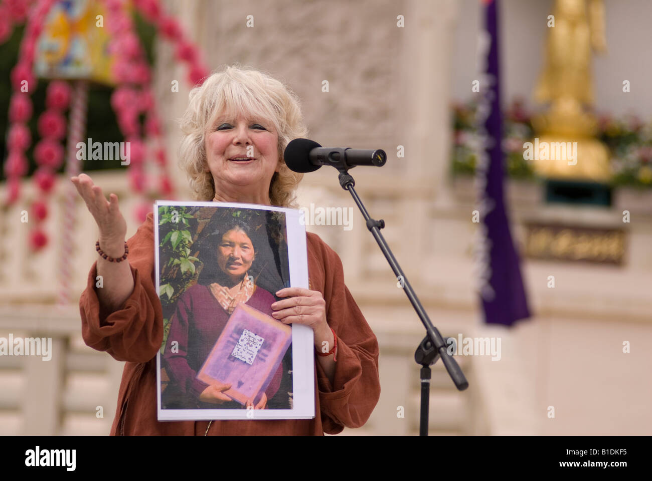 Caroline Scattergood Shine a light on Tibet speaking at the Nipponzan ...