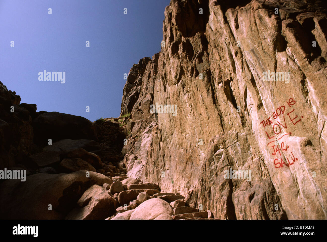Graffiti rock hi-res stock photography and images - Alamy