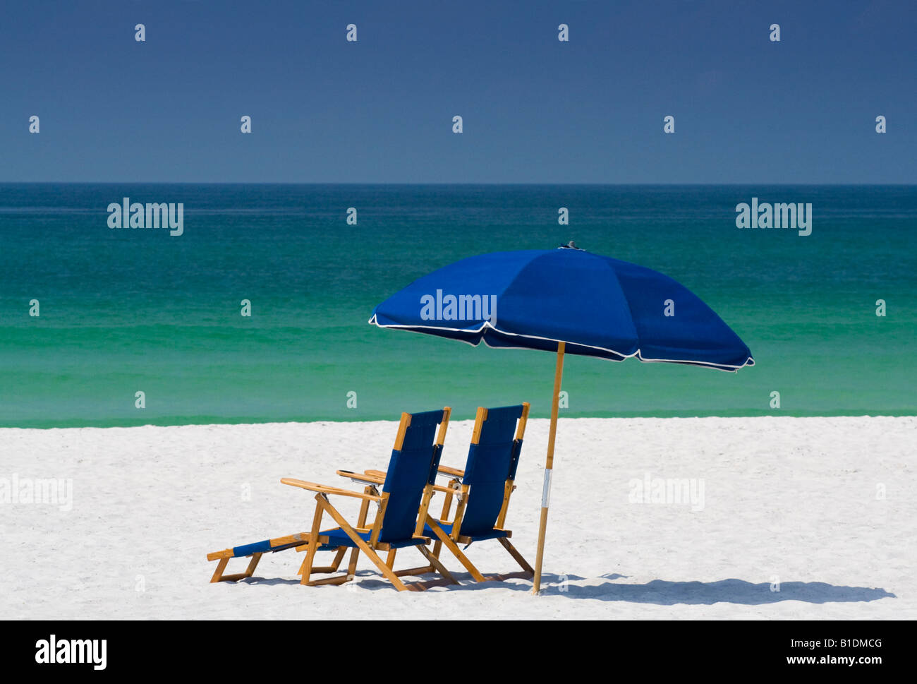 Beach blue ocean Cut Out Stock Images & Pictures - Alamy