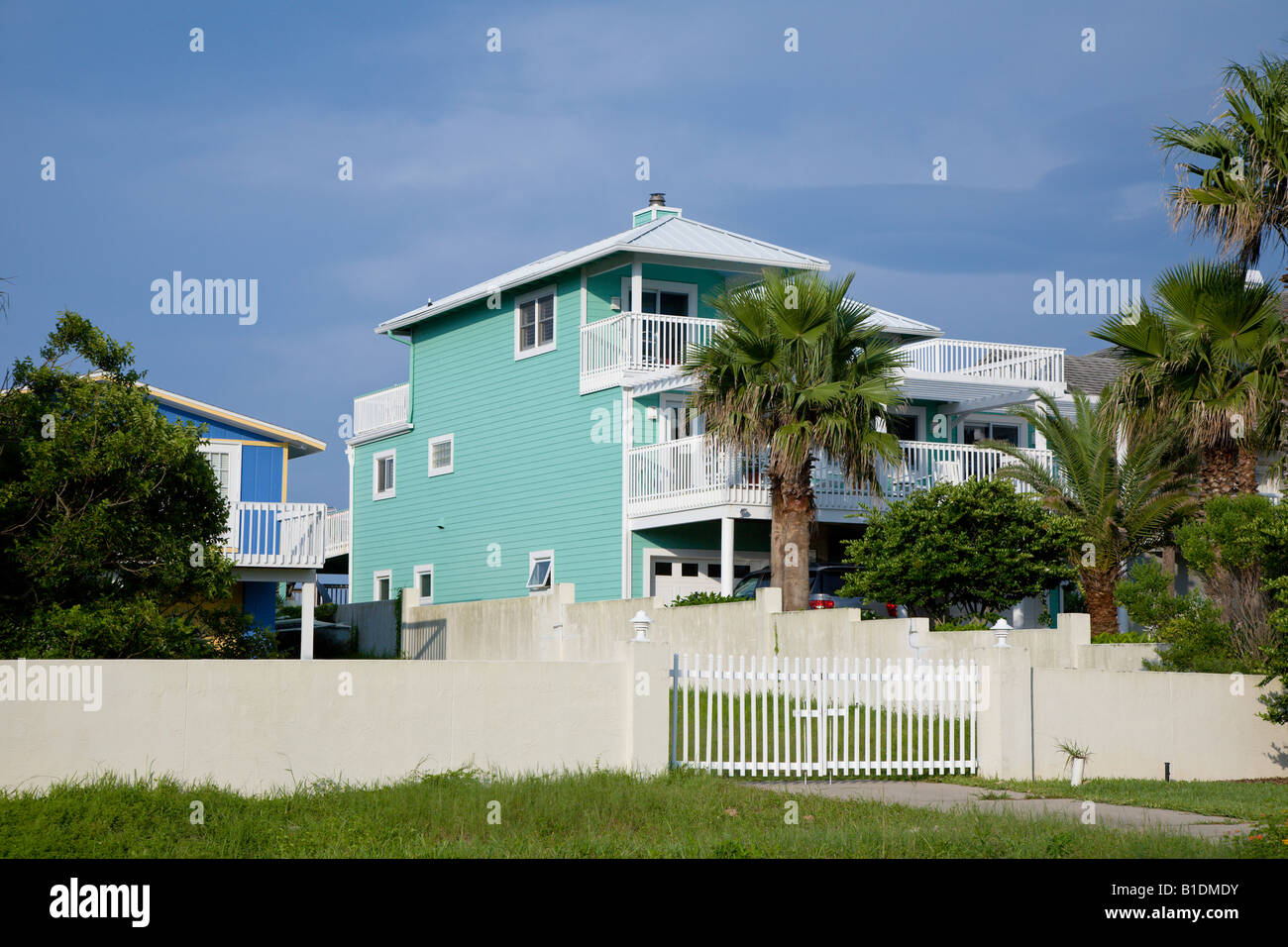 Coastal beachfront residential neighborhood along Atlantic Ocean at New ...