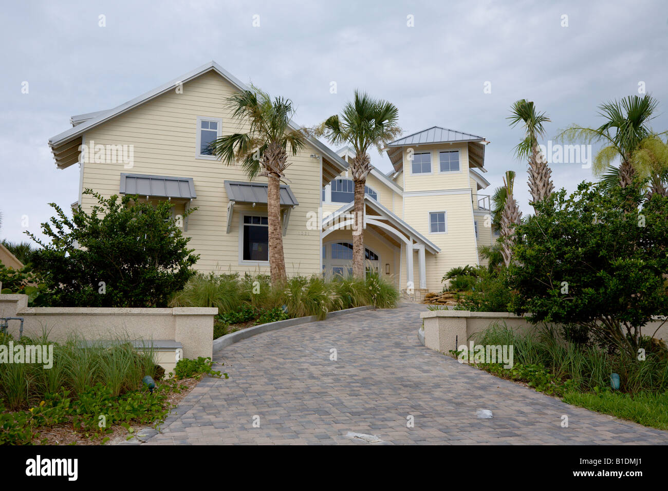 Coastal beachfront residential neighborhood along Atlantic Ocean at New ...