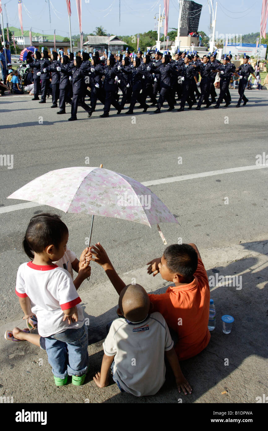 Children at a parade celebrating Malaysia's 50th Independence Day Stock ...