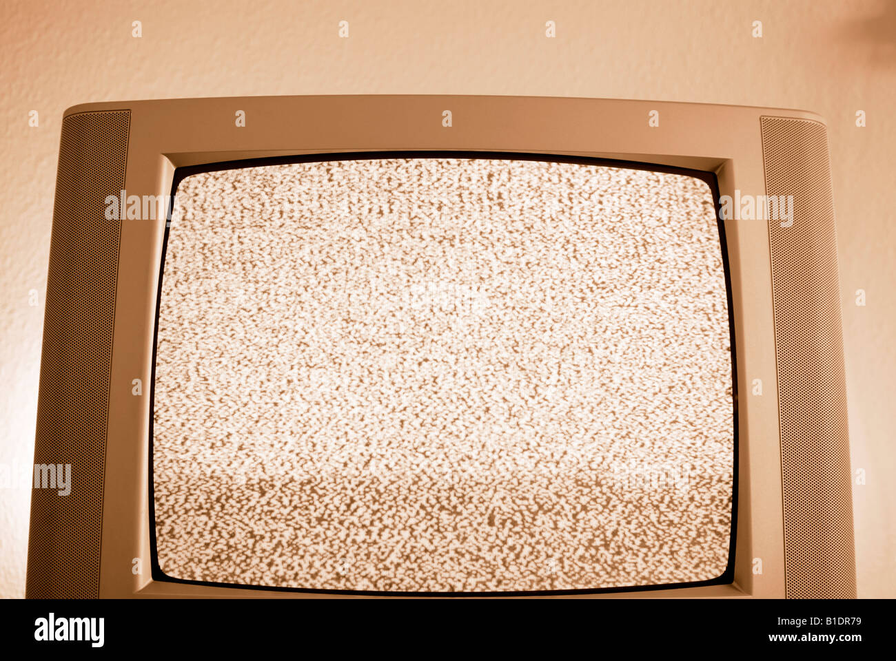 Tv wall static hi-res stock photography and images - Alamy