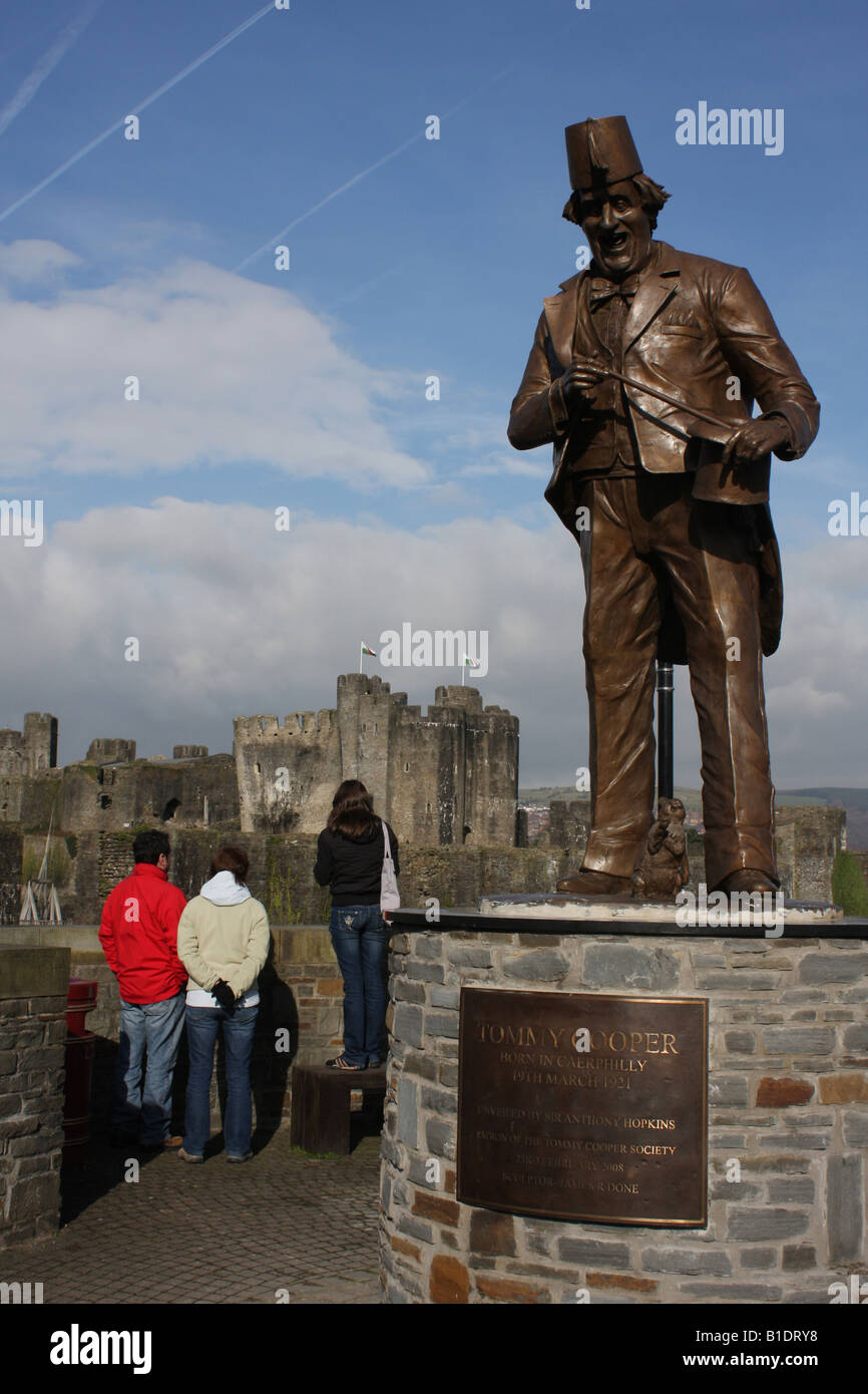 Cooper statues hi-res stock photography and images - Alamy