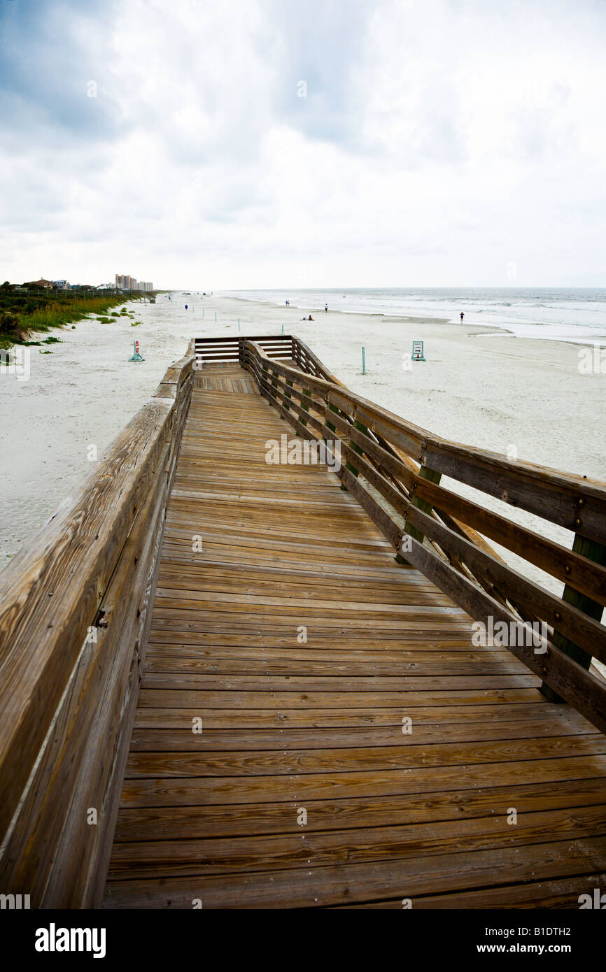 Ramp walkway hi-res stock photography and images - Alamy