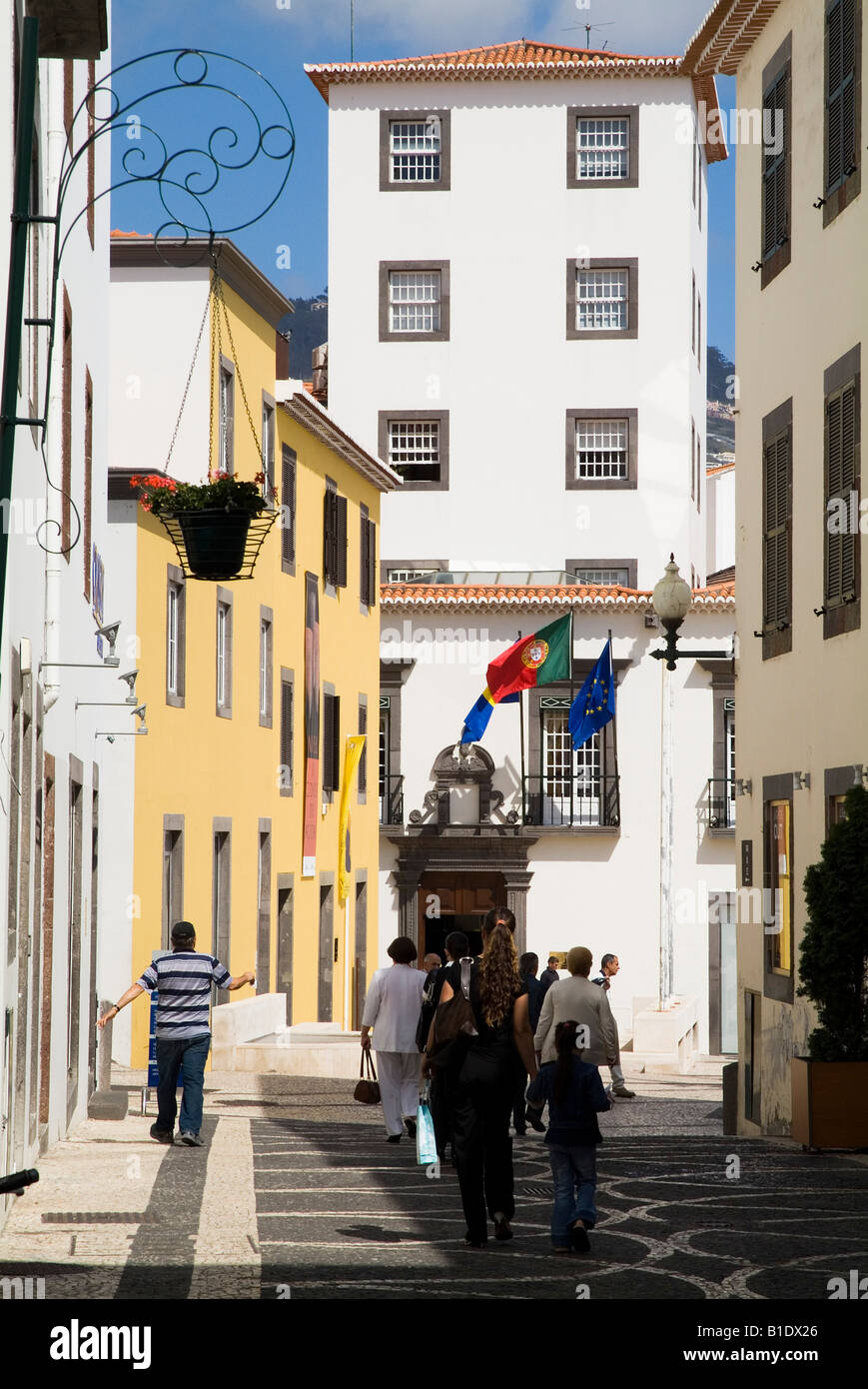 dh FUNCHAL MADEIRA People walking in Funchal city narrow streets Stock ...