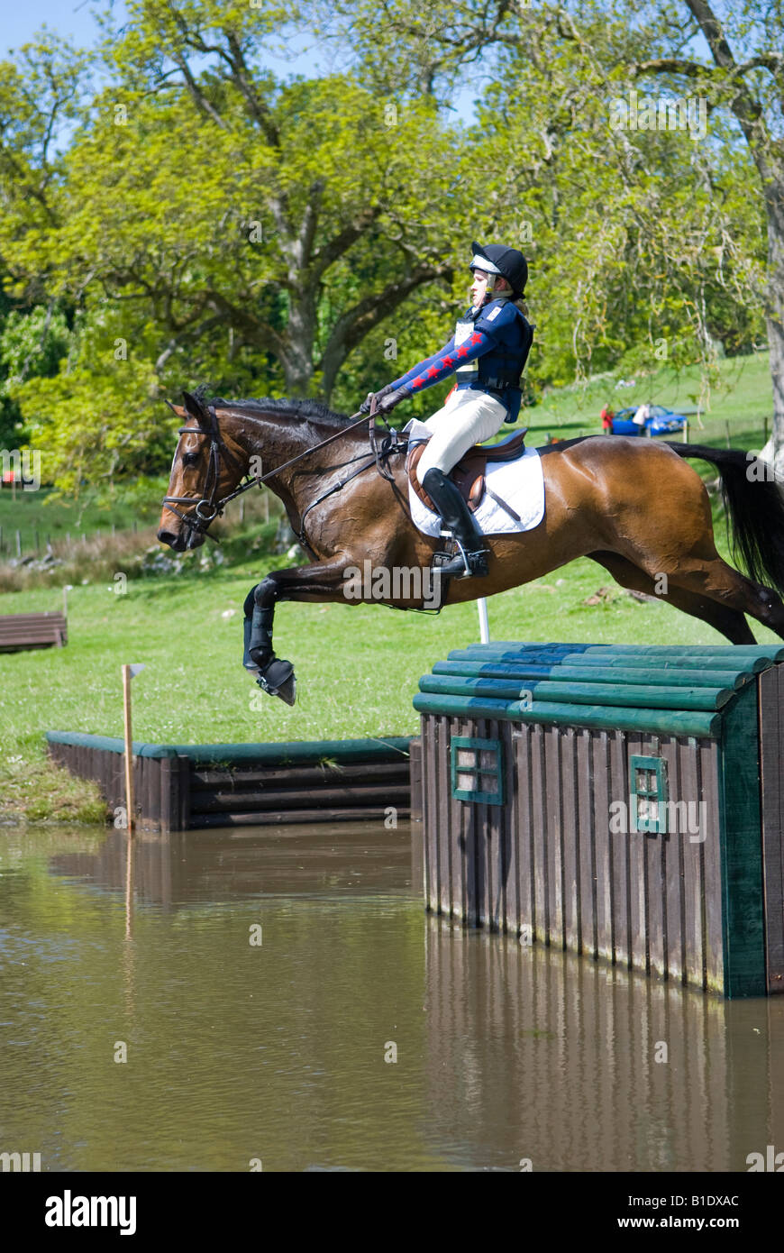 Water jump horse hi-res stock photography and images - Alamy