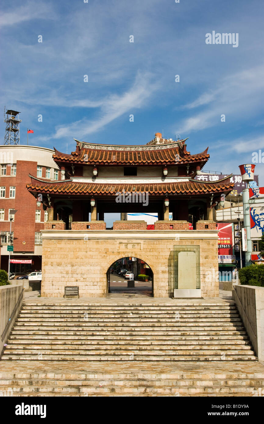 Remaining gate structure hi-res stock photography and images - Alamy