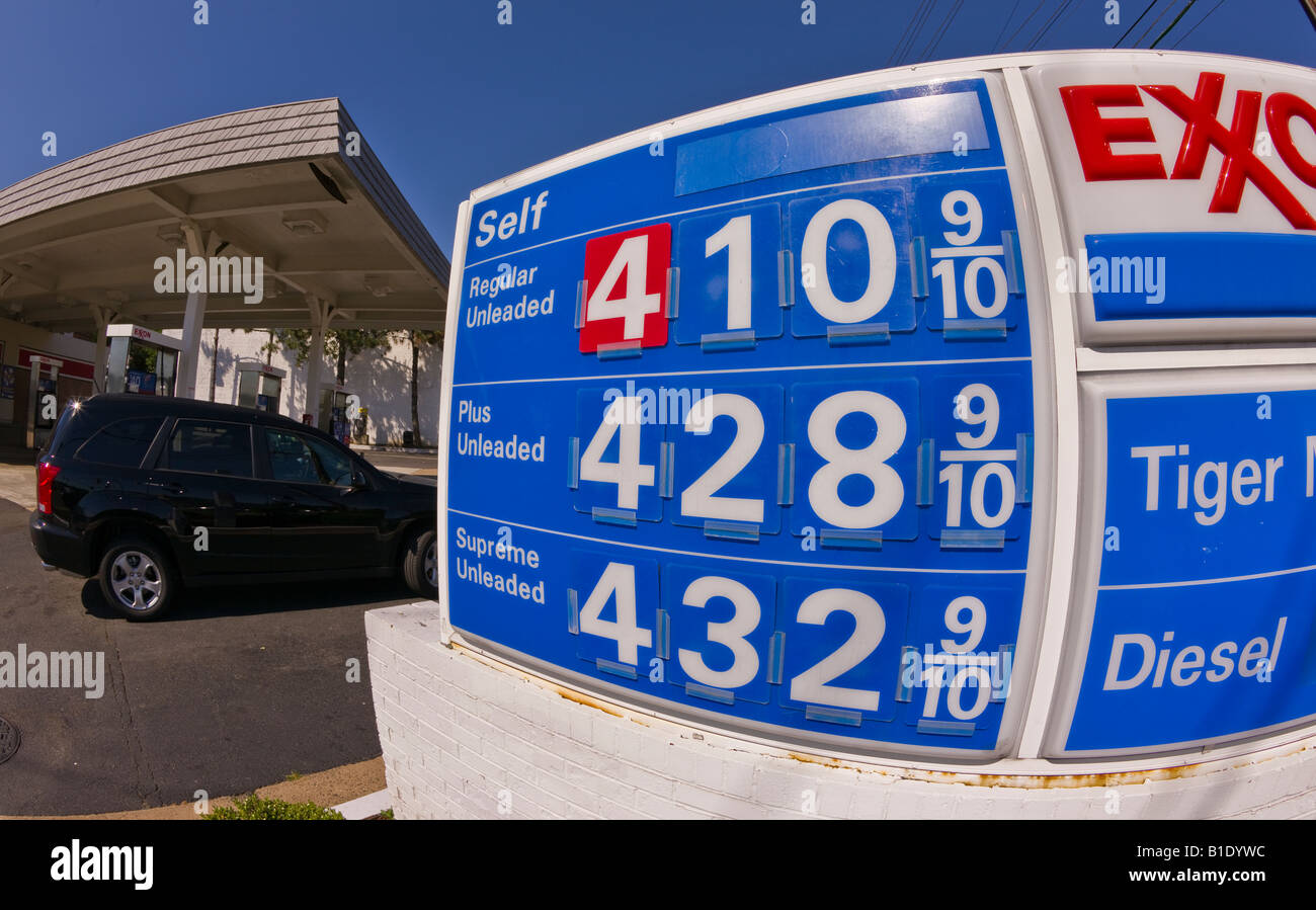 Exxon gas station in washington hi-res stock photography and images - Alamy