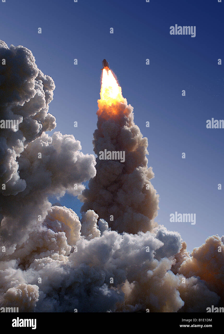 NASA Space Shuttle Columbia on liftoff Stock Photo - Alamy