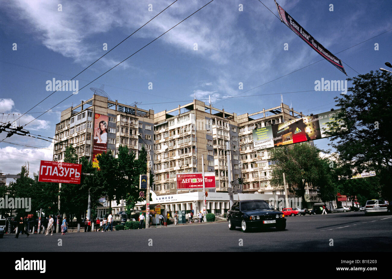 June 10, 2006 - Soviet style apartment block at a road intersection in ...