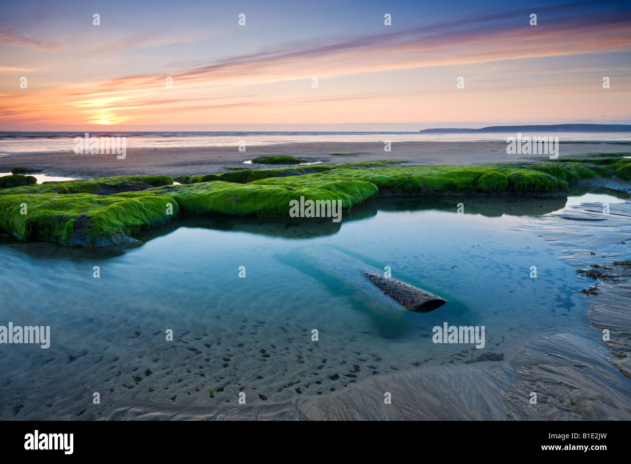 Submerged rockpools hi-res stock photography and images - Alamy