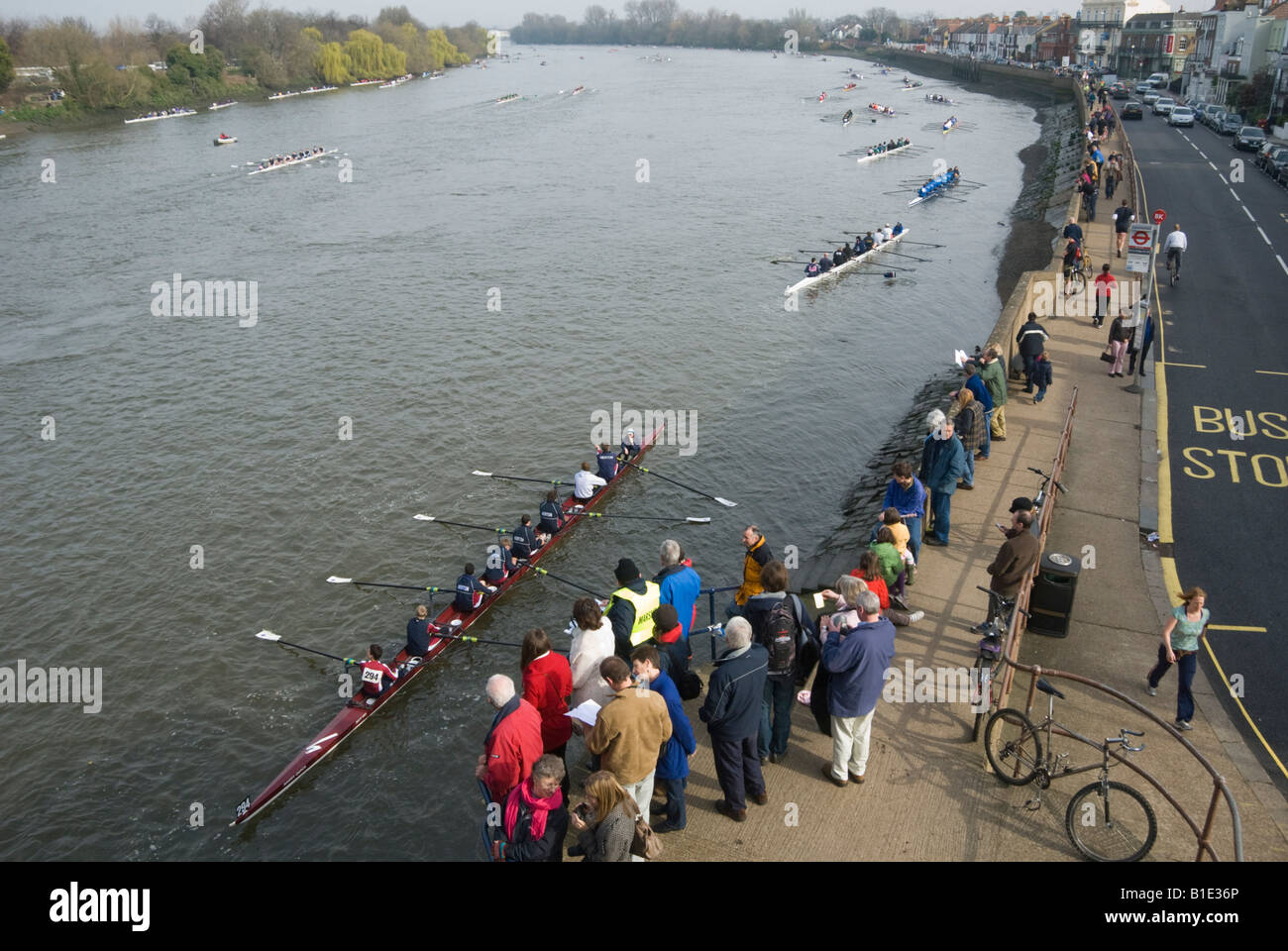 Crews in the Head of the River Race at Barnes Bridge wait to go down to ...