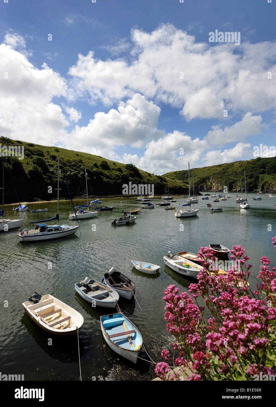 THE HARBOUR QUAY AT THE VILLAGE OF SOLVA ,SAINT BRIDES BAY ...