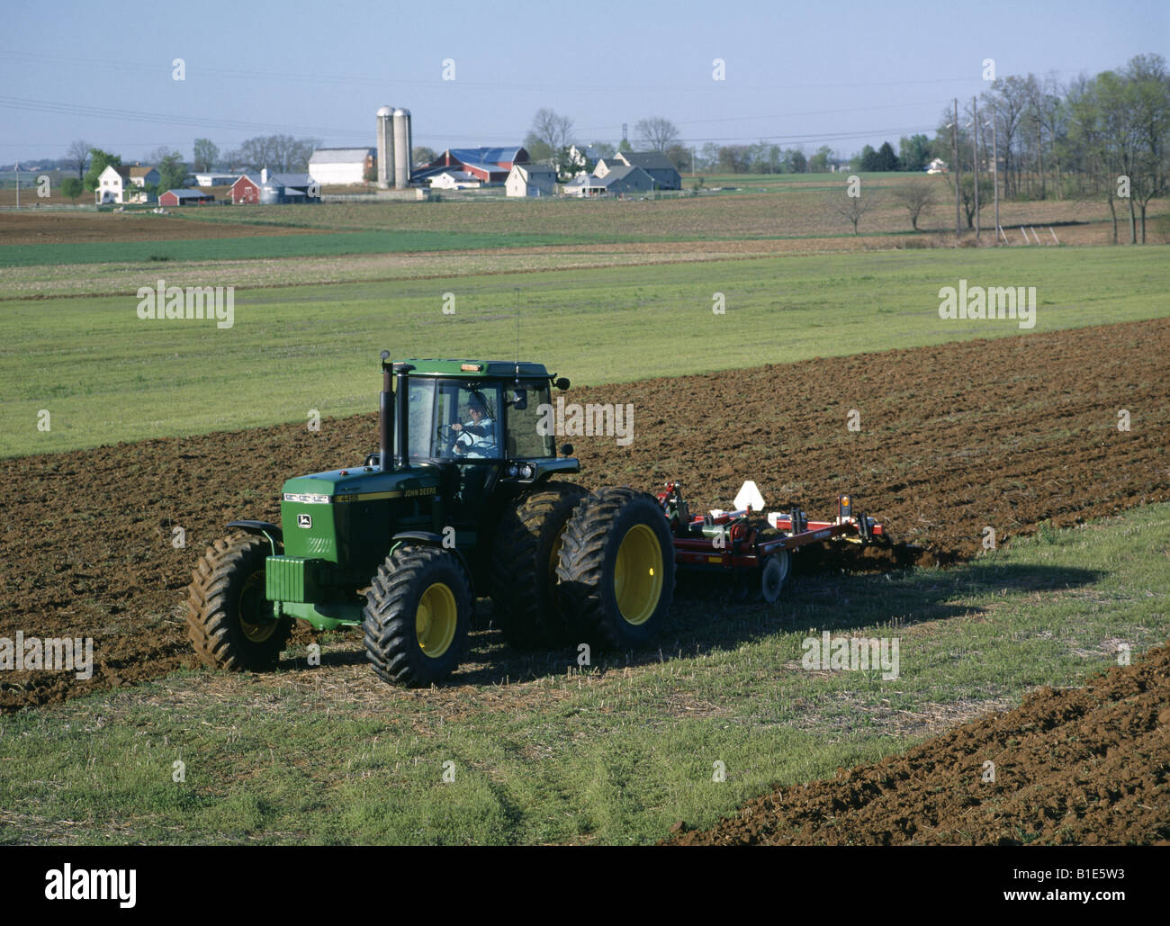 Chisel plowing john deere 4455 hi-res stock photography and images - Alamy