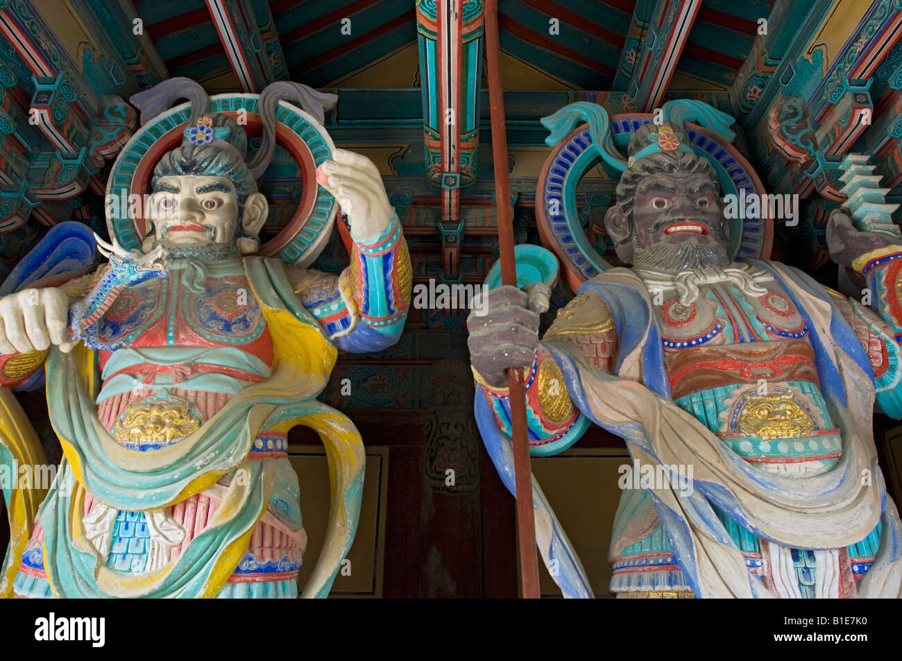 Giant Wardens by the gates of Bulguksa Temple, Gyeongju, South Korea ...