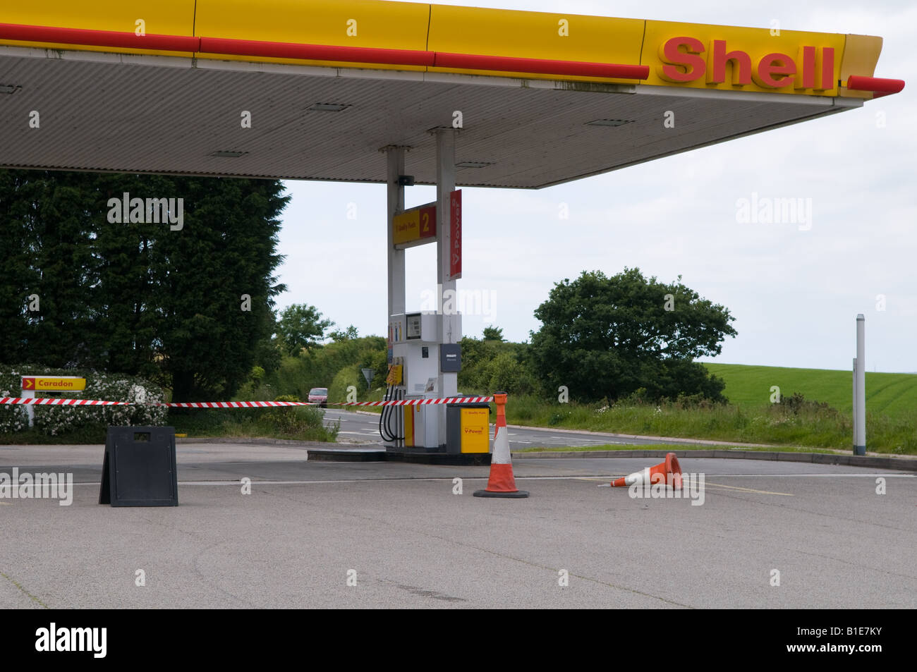 Shell Filling Station with no fuel during the June 2008 Delivery ...