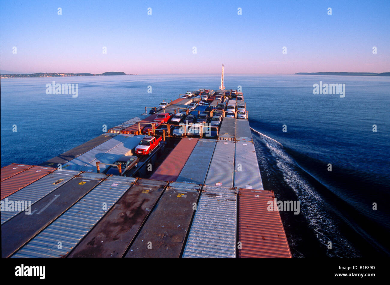 Cargo ships puget sound hi-res stock photography and images - Alamy
