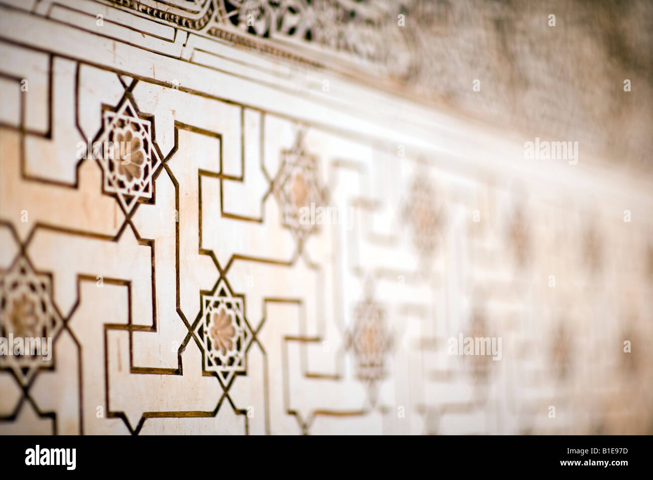 Geometric pattern on wall alhambra hi-res stock photography and images ...