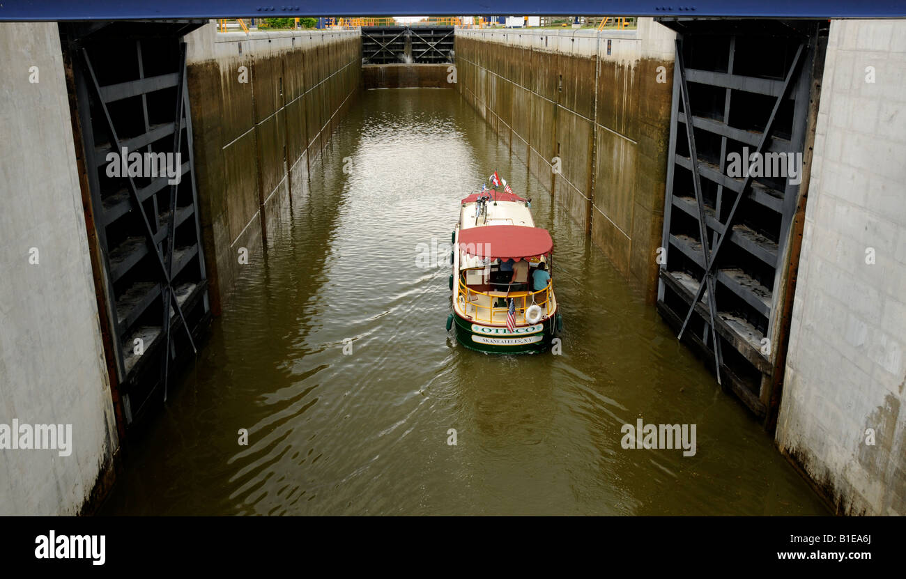 Pittsford canal hi-res stock photography and images - Alamy