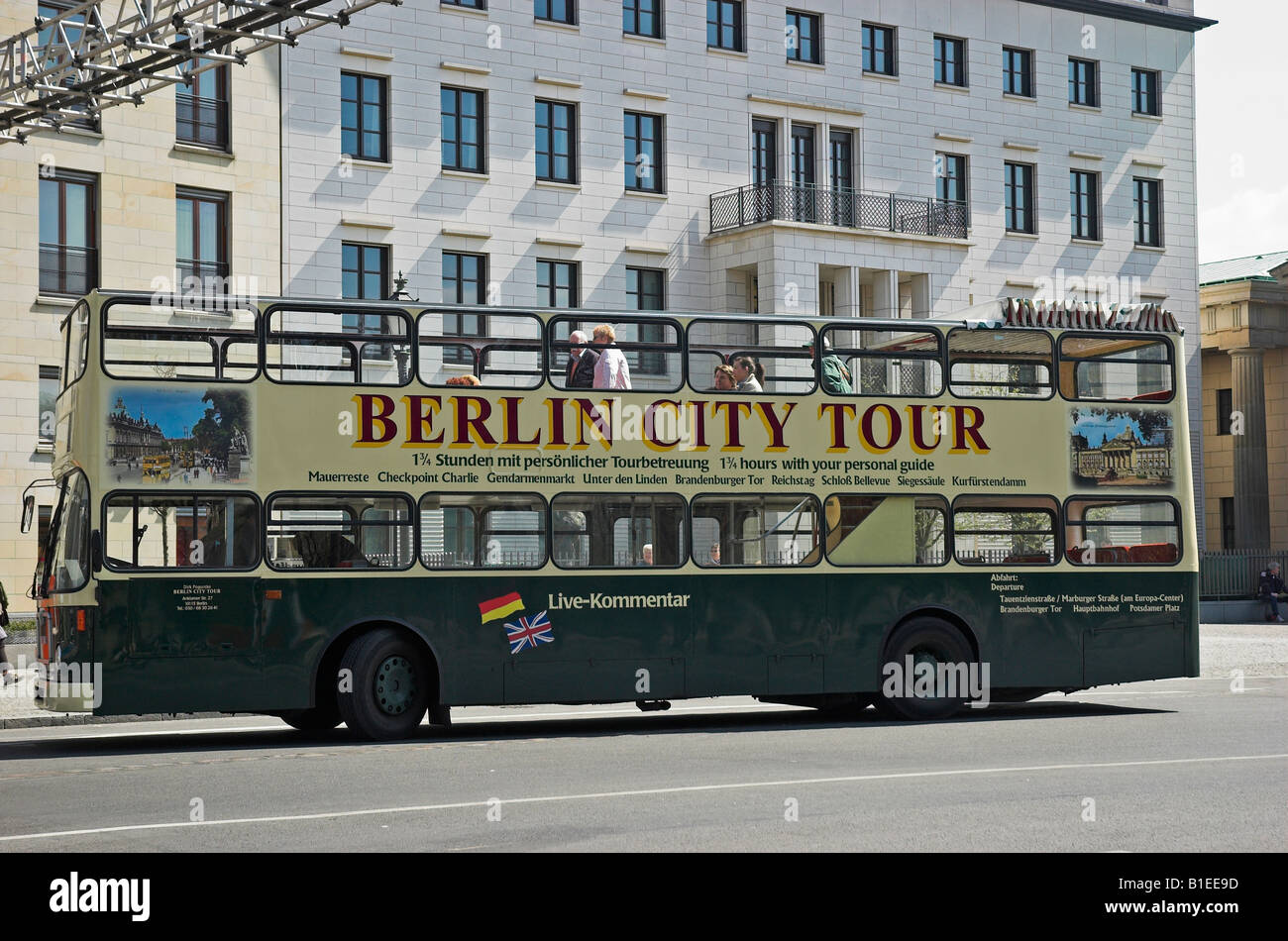 Tour bus tourbus sightseeing hi-res stock photography and images - Alamy