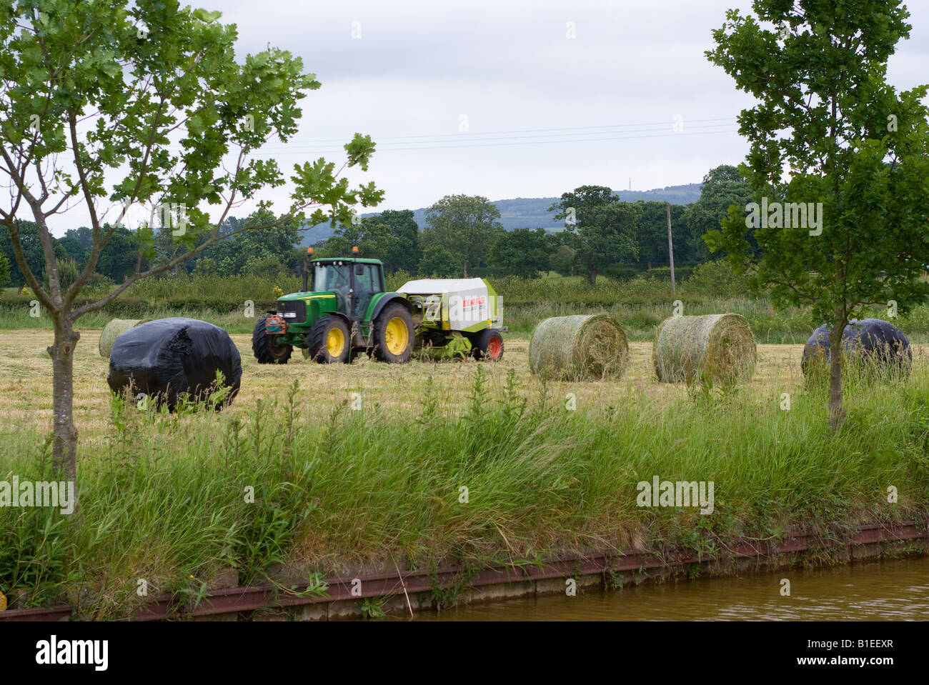 Claas round baler john deere hi-res stock photography and images - Alamy
