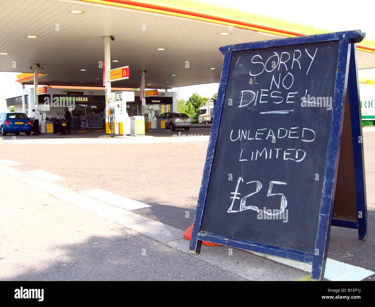 Improvised sign stating 'no diesel' and limit on petrol Stock Photo - Alamy
