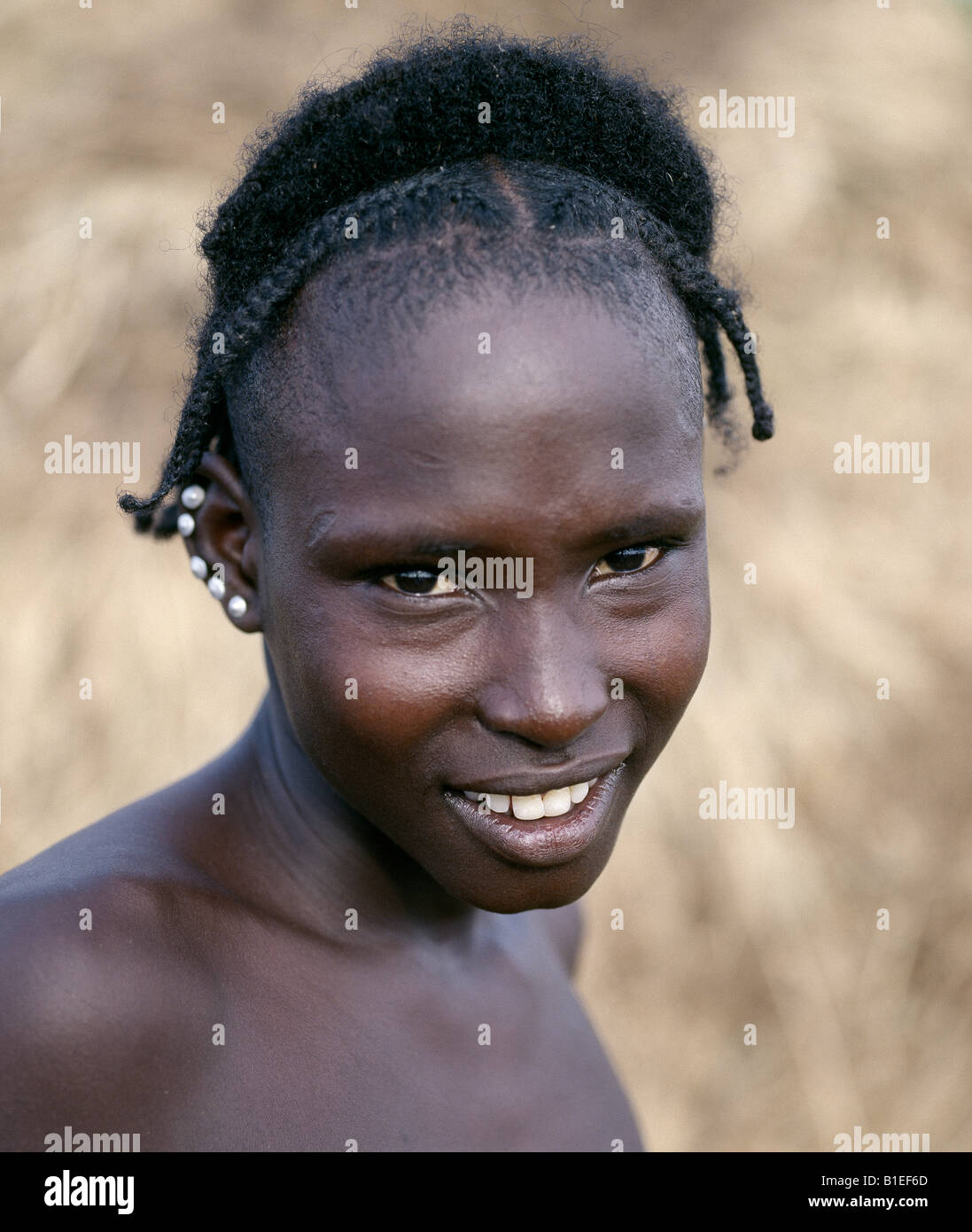 Ethiopia omo delta dassanech girl hi-res stock photography and images ...